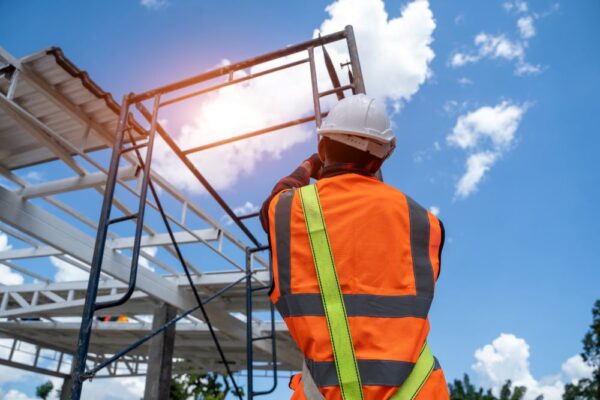 Guide to Pump Jack Scaffolding: Types, Pros and Cons - Direct Scaffold ...
